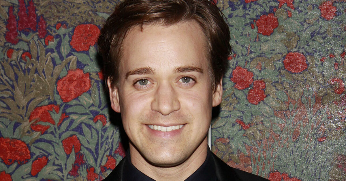 T.R. Knight Stars in Chicago Shakespeare's A Midsummer Night's Dream ...