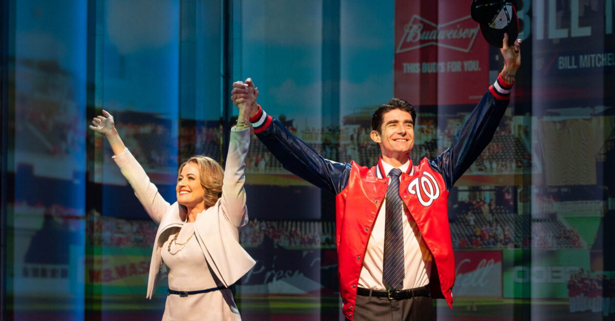 First Look at Drew Gehling and Mamie Parris in Dave Musical at Arena ...