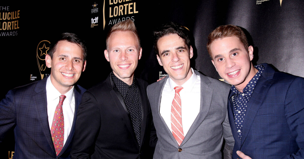Dear Evan Hansen Book From Tony-Winning Creators to Be Released This ...