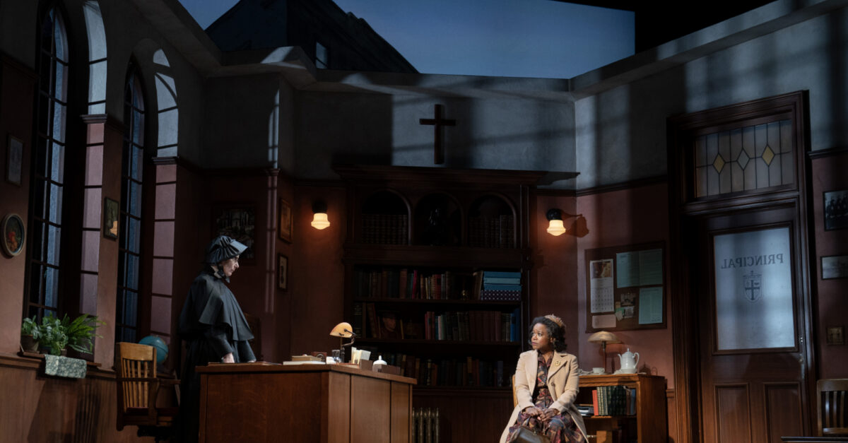 Photos: Get a 1st Look at Liev Schreiber, Amy Ryan, More in Doubt on ...