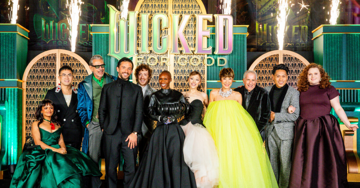 Video: Michelle Yeoh Used Her Background as a Dancer to Play Madame ...
