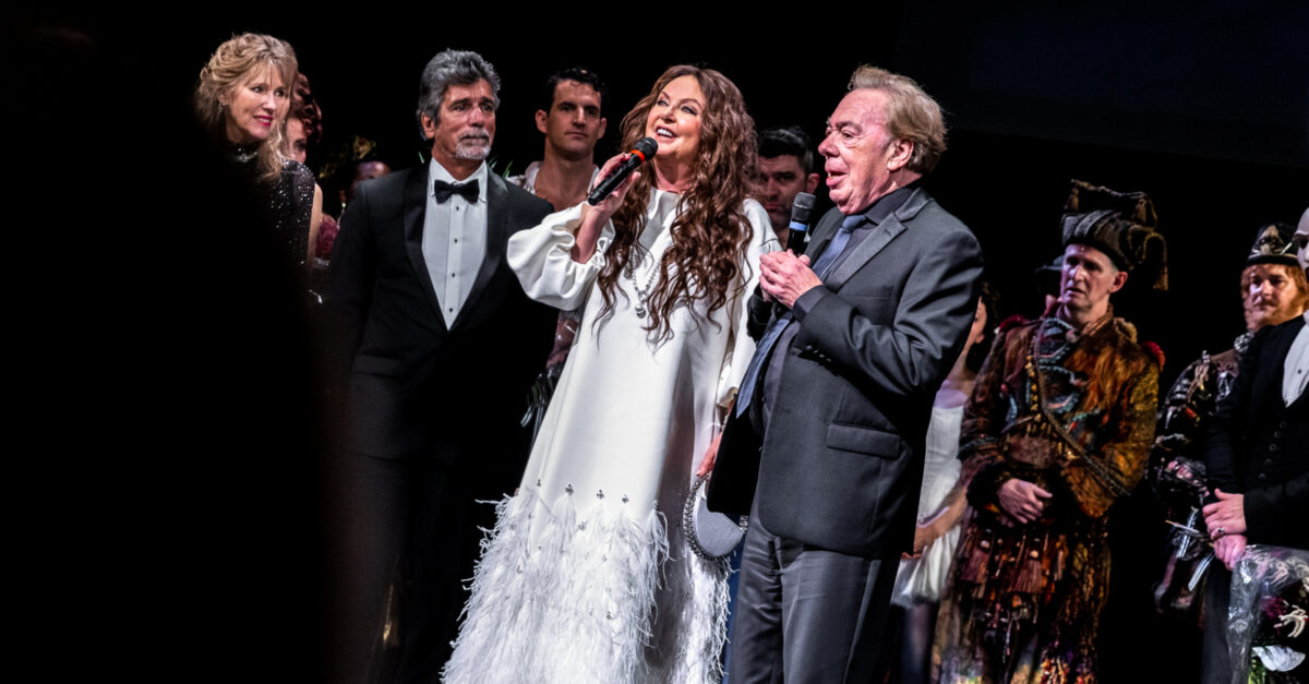 On the Red Carpet: The Time the Phantom Set Fell on Sarah Brightman ...