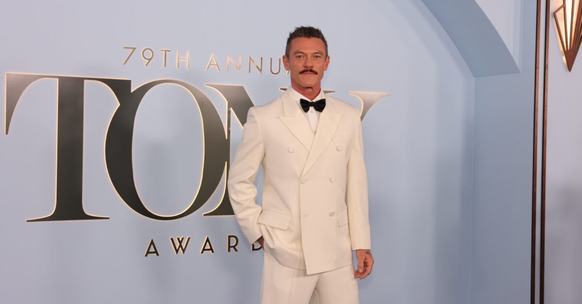 Photos: Luke Evans, Bernadette Peters, More Walk the 2026 Tony Awards ...