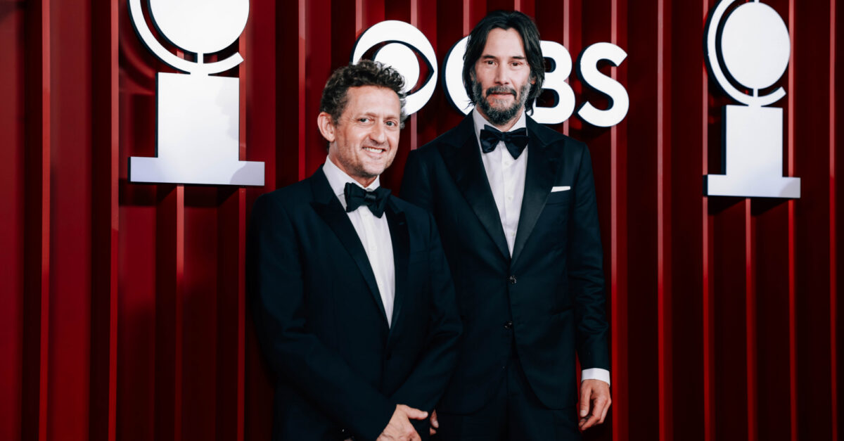 Jonathan Groff Straddling Keanu Reeves, Cole Escola Making History, and ...