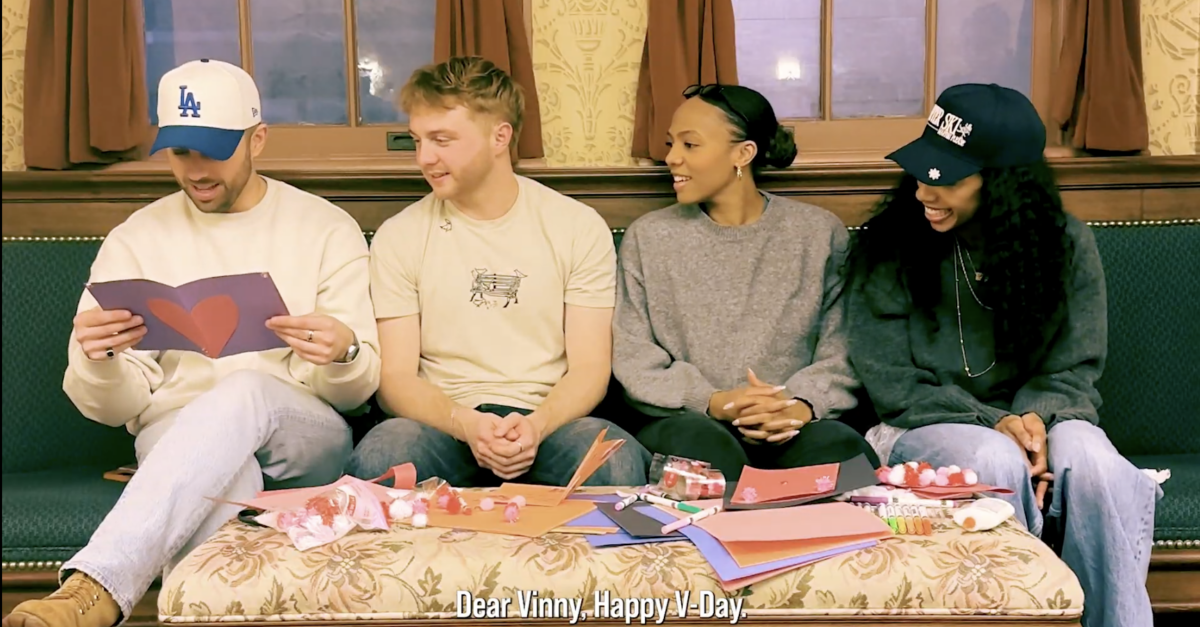 The Cast of Two Strangers (Carry A Cake Across New York) Make Each ...