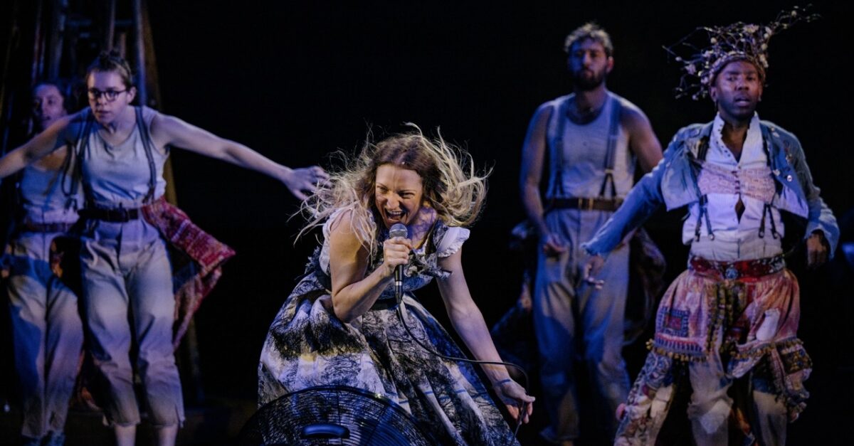 See Photos of Wuthering Heights at Brooklyn's St. Ann's Warehouse ...