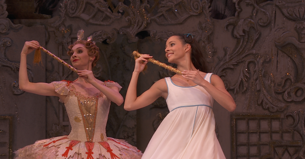 The Nutcracker Comes to Life in These Clips From the Royal Ballet's ...