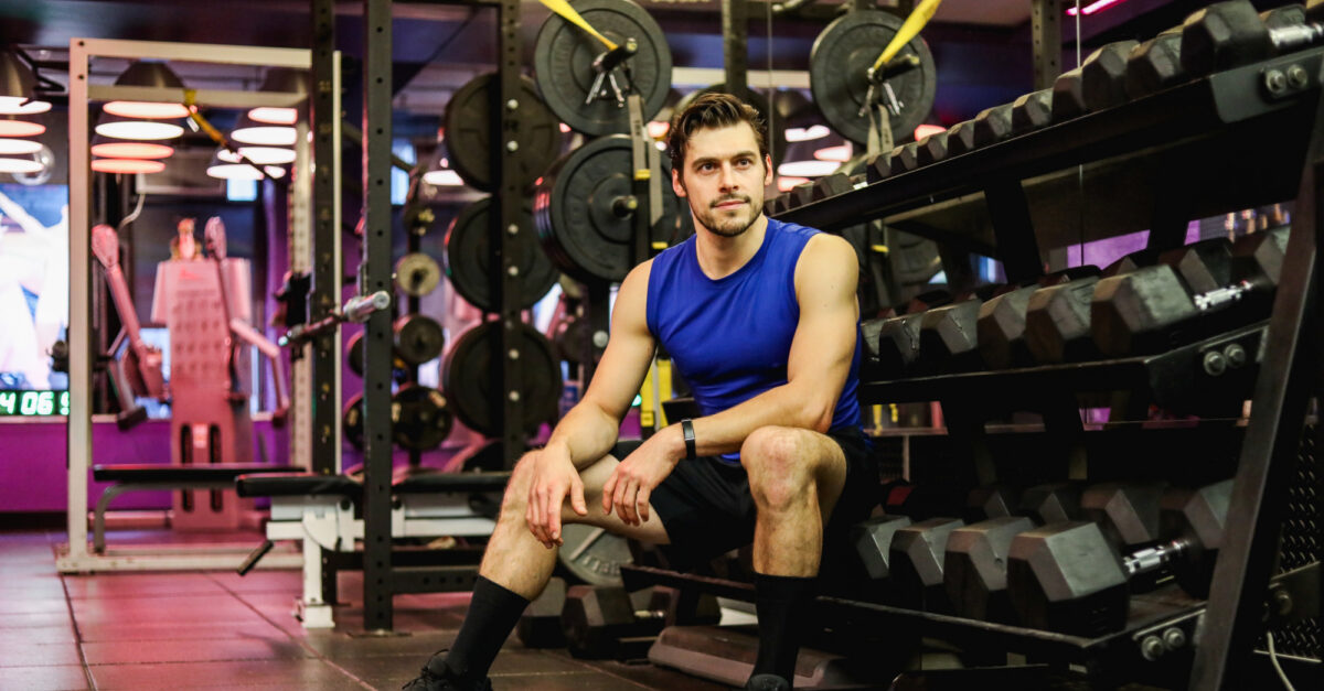 How Frozen Actor Andrew Pirozzi Stays Fit Enough to Play a Reindeer ...