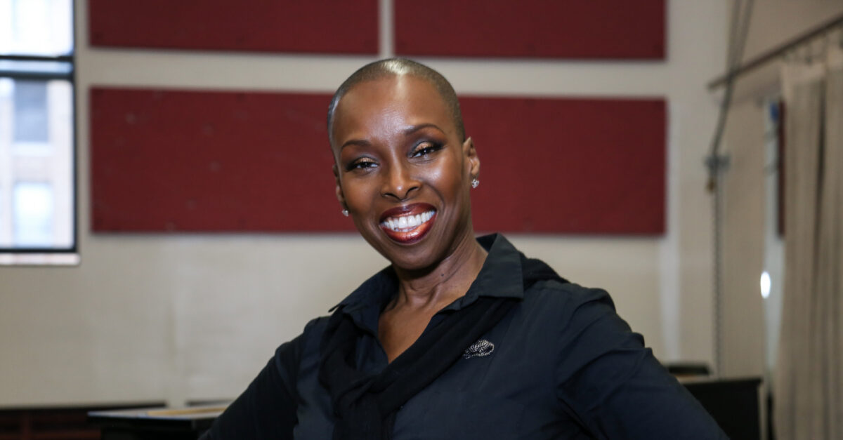 Brenda Braxton Guest Hosts Stars in the House September 28 | Playbill