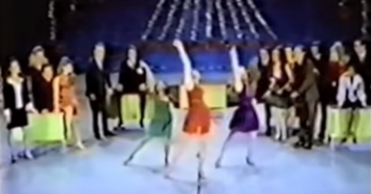 17 of the Most Iconic Moments From 'Turkey Lurkey Time' To Start Your ...