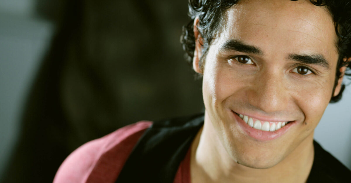 Adam Jacobs Plays Title Role of Broadway’s Aladdin for the Last Time ...