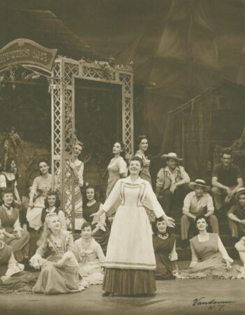 Look Back at Jan Clayton, John Raitt, and More in Carousel on Broadway ...