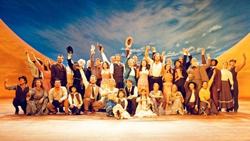 Look Back at Hugh Jackman, Josefina Gabrielle, and More in Oklahoma ...