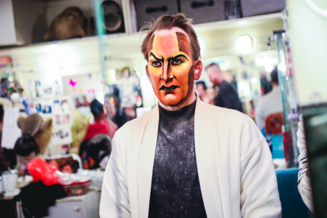 See Stephen Carlile's Makeup Transformation into The Lion King's Scar ...