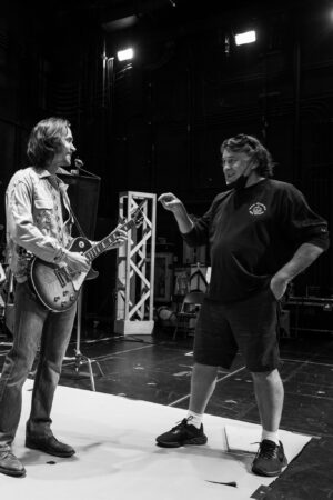 Behind-The-Scenes: Cast of Almost Famous Photographed by Neal Preston ...