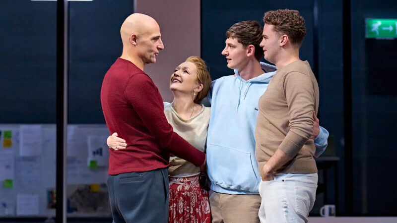 Photos: Oedipus Starring Mark Strong and Lesley Manville in the West ...