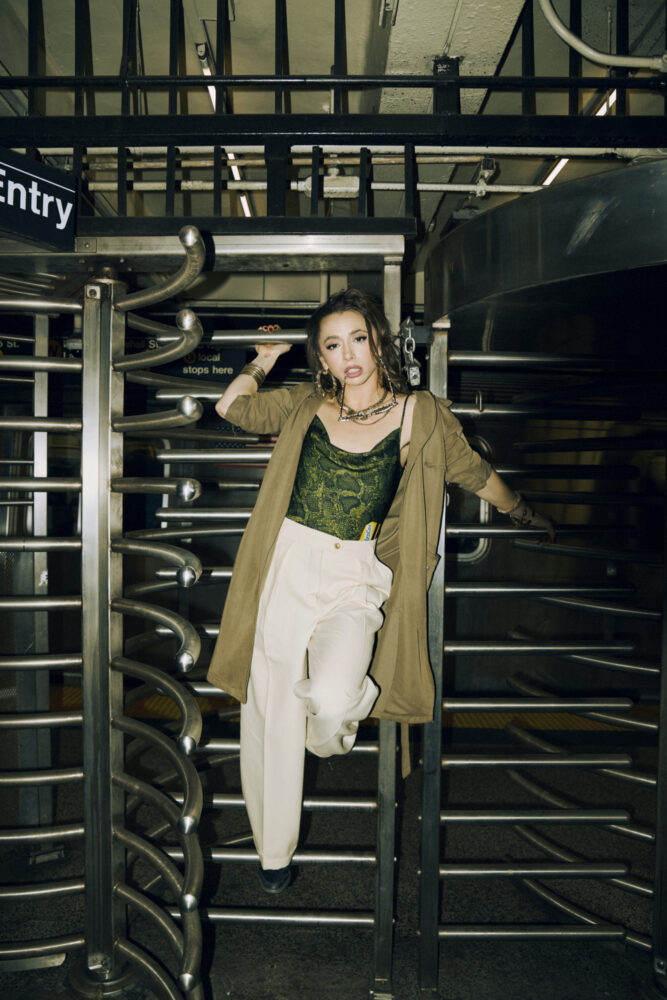 From Killer Dance Moves to Singing in Spanish, Emma Sofia Is Bringing ...