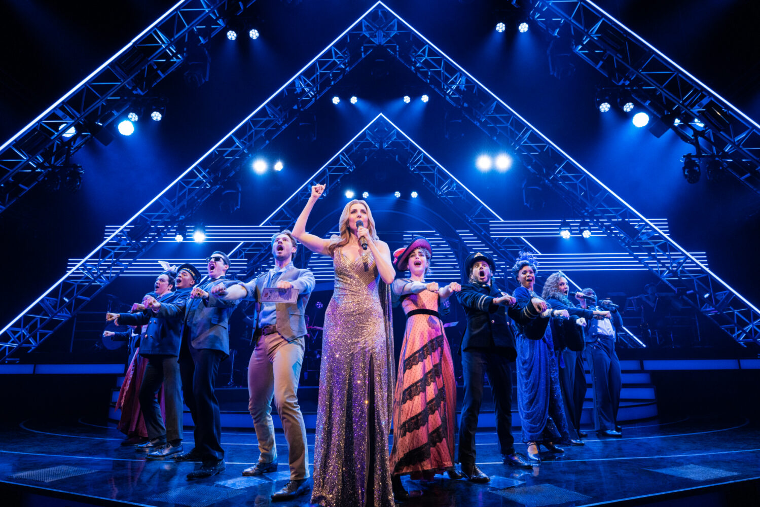 Did Titaníque Sink or Swim on Broadway? Read the Reviews Now | Playbill