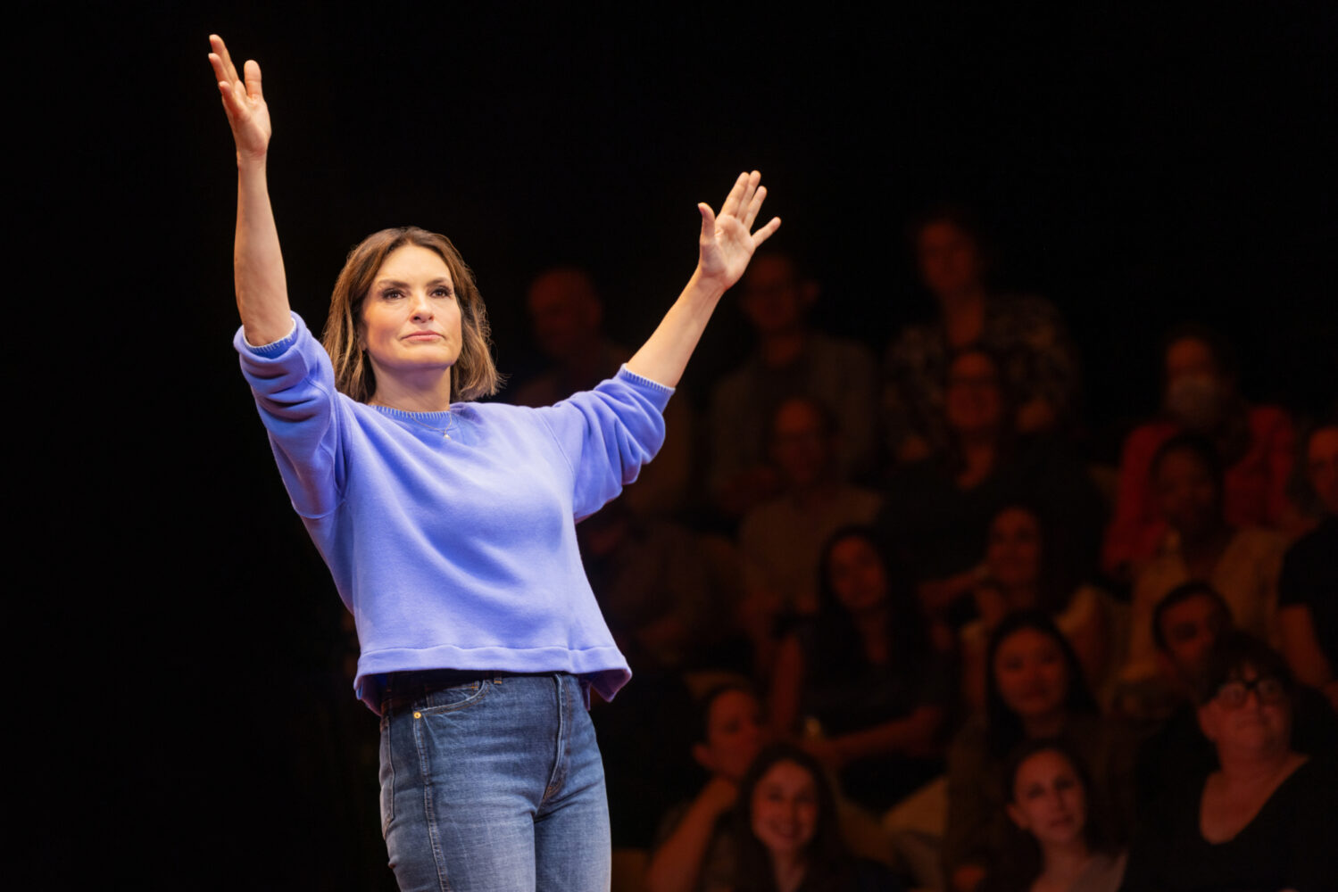 Get a 1st Look at Mariska Hargitay in Every Brilliant Thing | Playbill