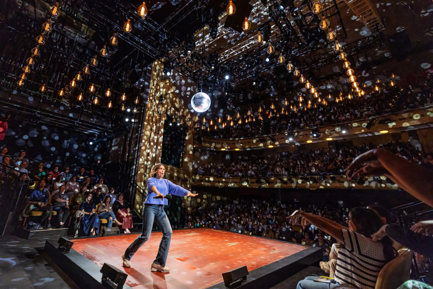 Get a 1st Look at Mariska Hargitay in Every Brilliant Thing | Playbill