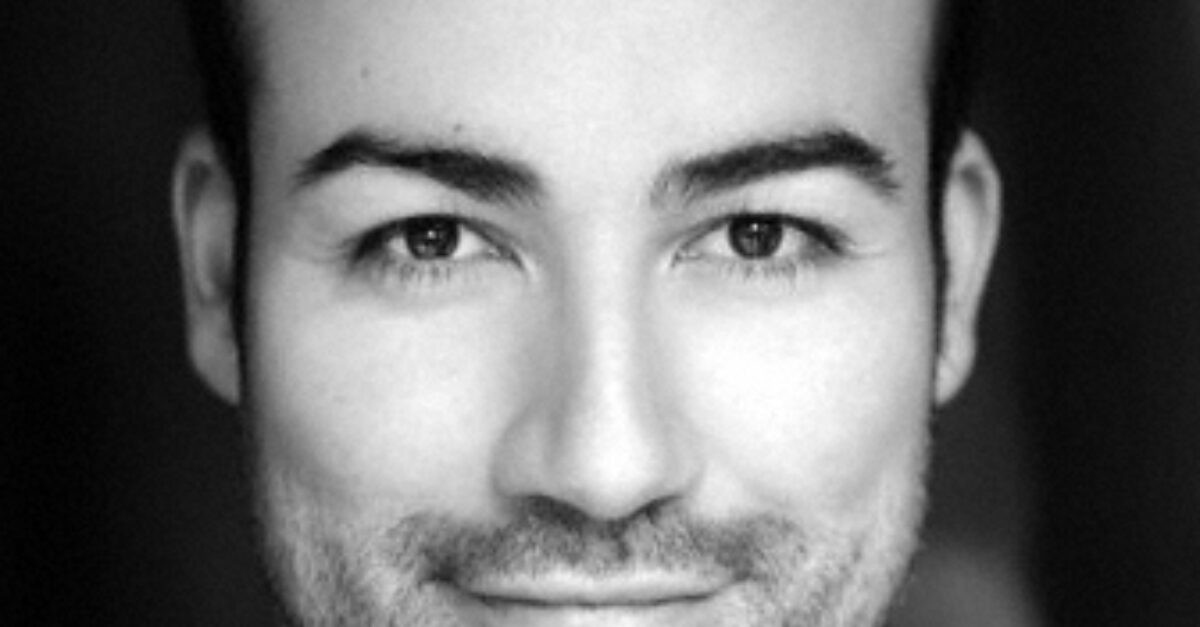 Watch Caesar Samayoa in an Exclusive Performance From Off-Broadway’s ...